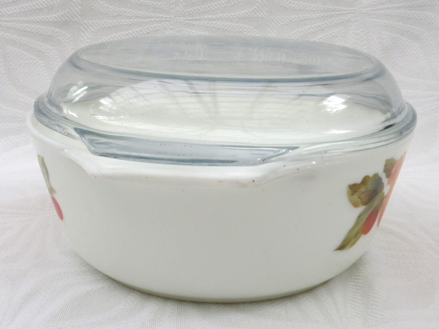 Vintage English Pyrex Pesca Peach Large Casserole Dish with Lid 1980s