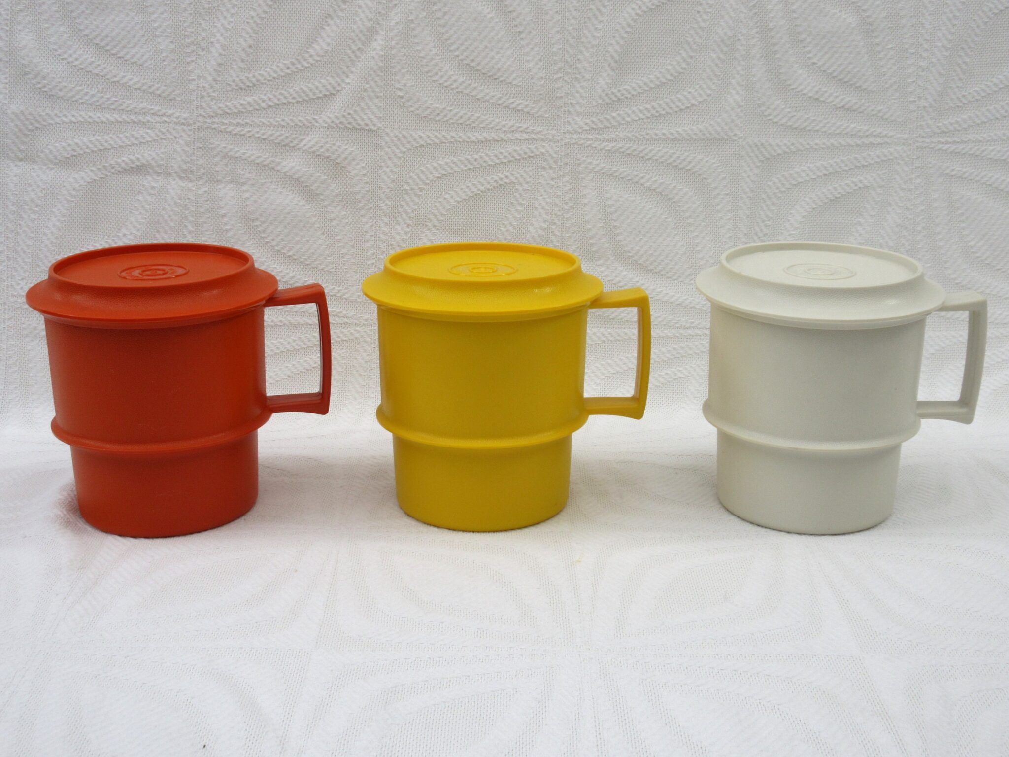 Vintage Tupperware Lidded Plastic Mugs Stackable 1970s - Choose Colour