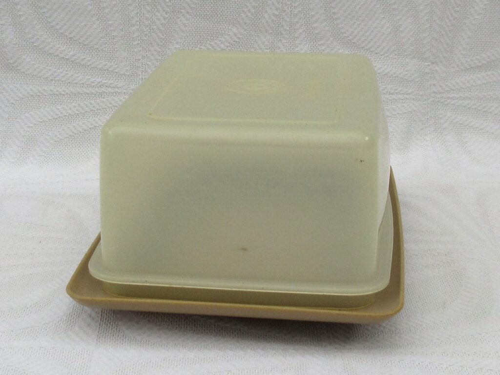Vintage Tupperware Plastic Butter Dish Cheese Keeper Beige 70s 80s