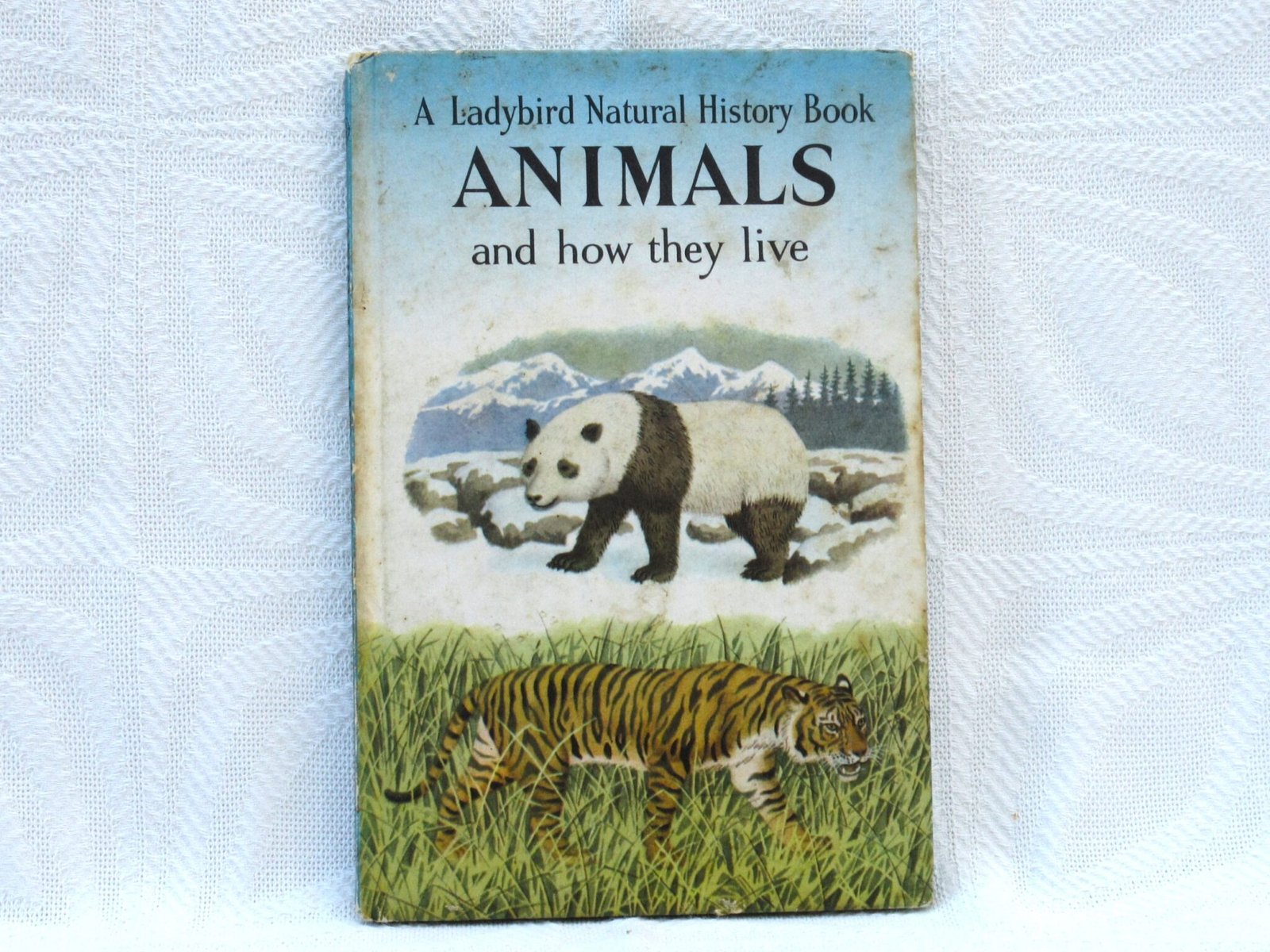 Vintage Ladybird Books Animals And How They Live Natural History Series