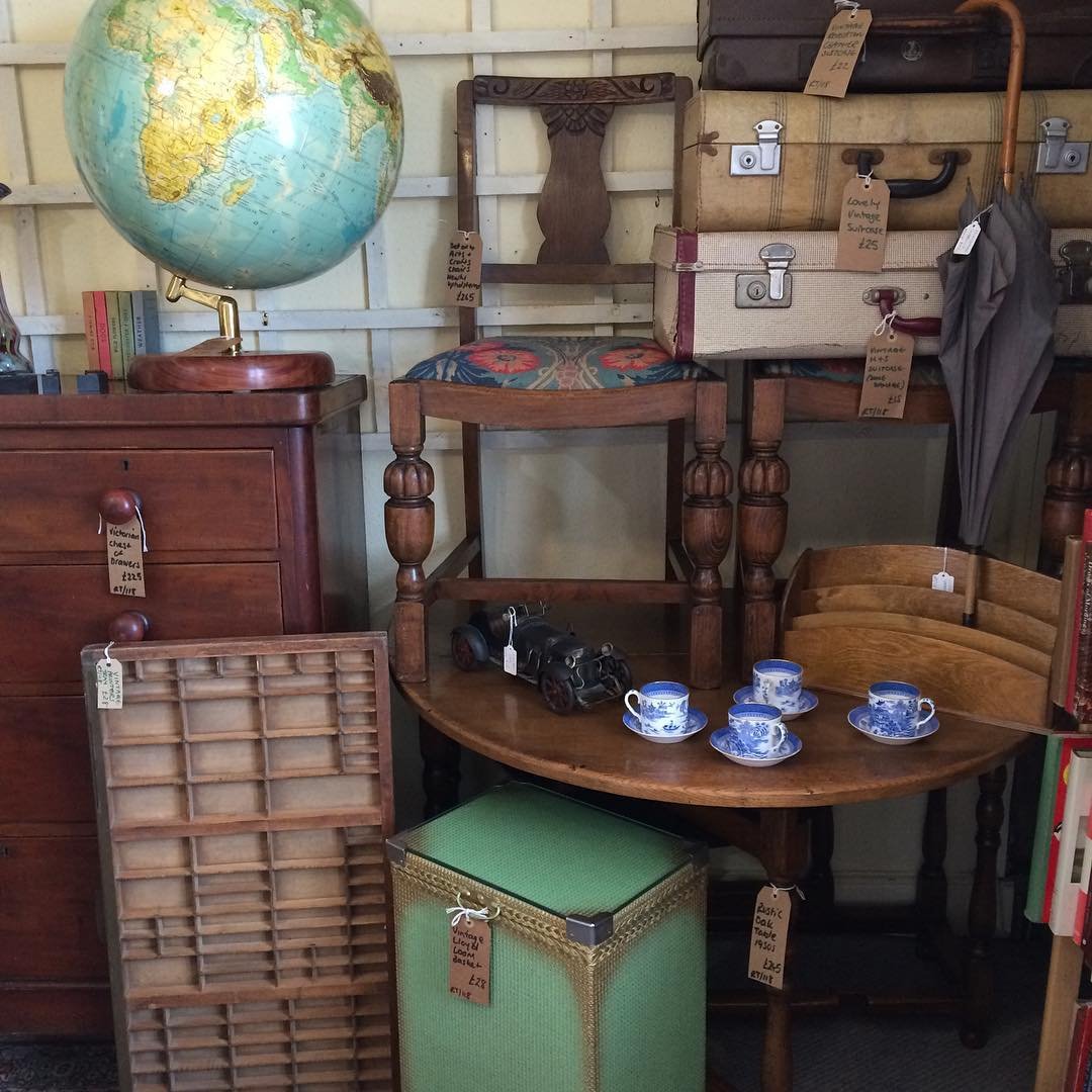 Where to Sell Vintage Items: Antiques Centres